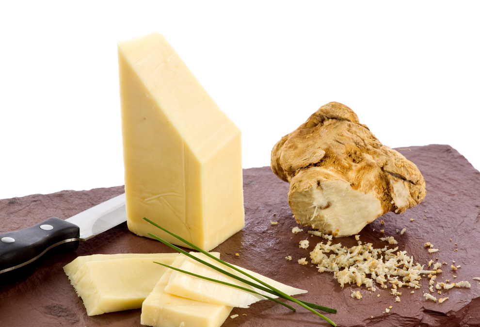 Horseradish Cheddar – Wisconsin Cheese Mart